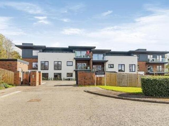 Asplands Close, Woburn Sands, 2 Bedroom Apartment