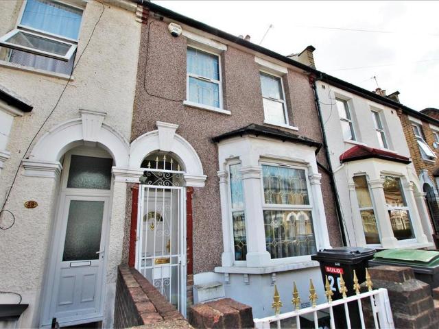 Asplins Road, Tottenham, London, N17 4 bed terraced house to rent £2,400 pcm £554 pw