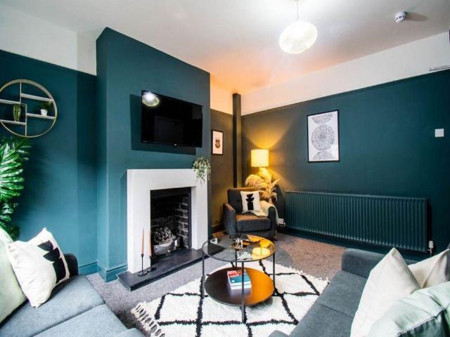 Asquith Avenue Room 3, Morley, Leeds