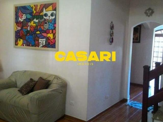 Assobradada com 2 Suítes, Salão de Festas e Amplo Jardim – Venda ou Aluguel – Campestre, Santo André