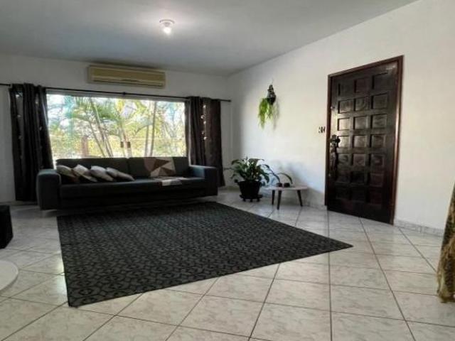 Assobradado A Venda Na Vila Campesina Com 6 Quartos