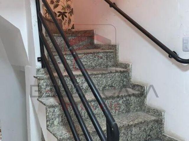 ASSOBRADADO EM BOA LOCALIZAÇÃO