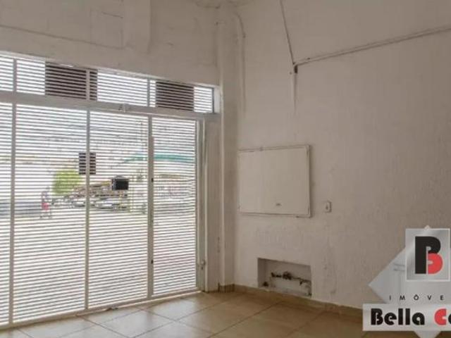 Assobradado reformado com 04 quartos, 02 salas