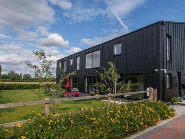 Astwick Road, Stotfold, 4 Bedroom Semi detached