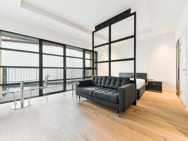Astell House, London City Island. Studio to rent £1,907 pcm £440 pw