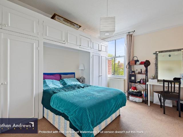 Astley Avenue, London NW2, 3 bed flat to rent, £2,150 pcm | PrimeLocation