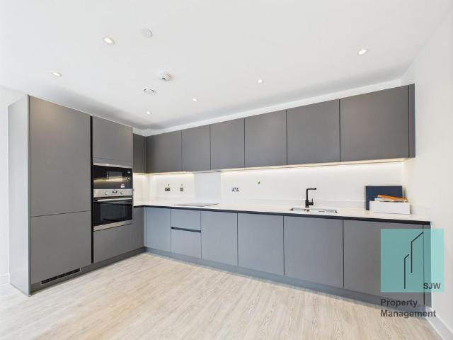 Aston Terrace, Cambridge CB3 2 bed apartment to rent £2,600 pcm £600 pw