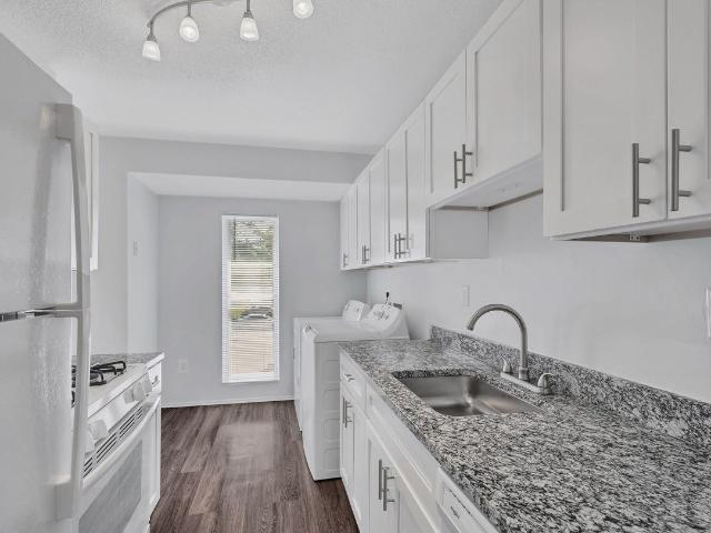 Aston Ridge Apartments 1 Bedroom Apartment for Rent at 705 Pool Rd, North Chesterfield, VA 23236