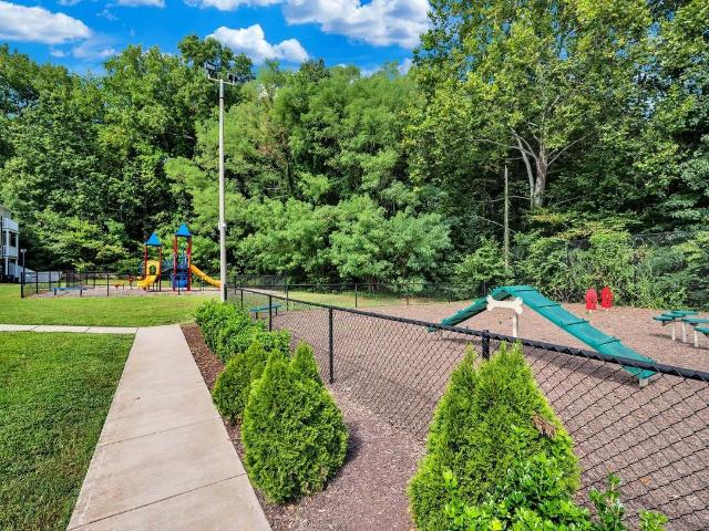Aston Ridge Apartments 2 Bedroom Apartment for Rent at 705 Pool Rd, North Chesterfield, VA 23236