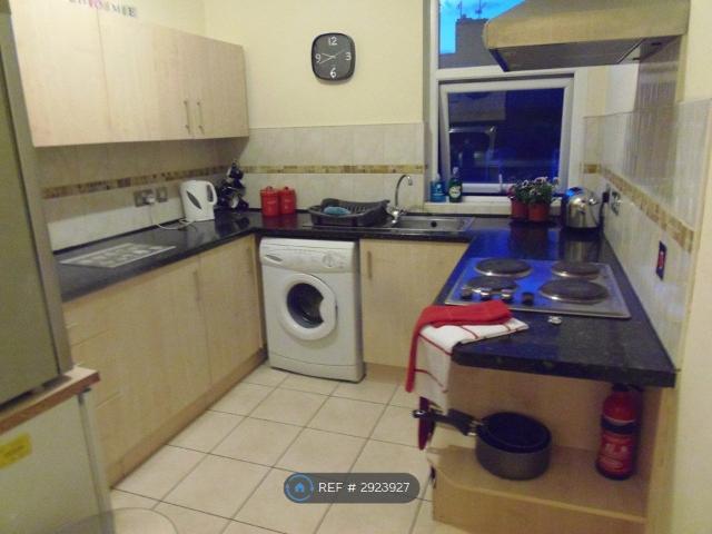 Aston Street, Leeds LS13, 2 bed terraced house to rent, £895 pcm | PrimeLocation