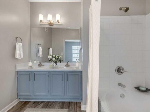 Astoria Apartments 2 Bedroom Apartment for Rent at 7070 Grelot Rd, Mobile, AL 36695 Thornhill
