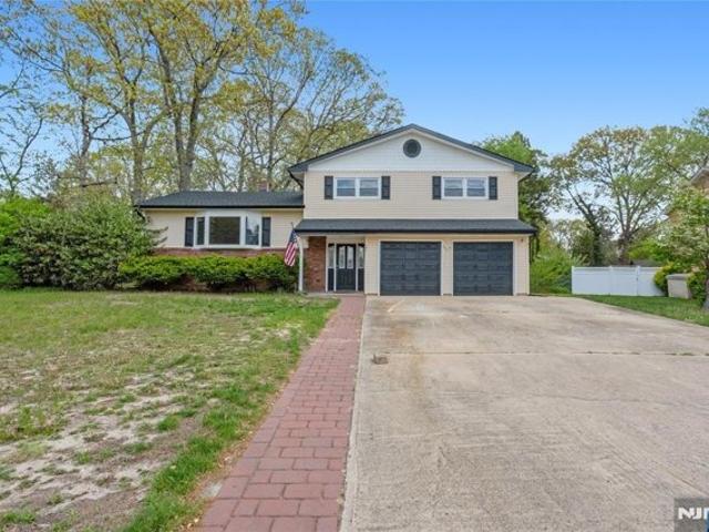 Astoria Dr, Toms River, Home For Sale