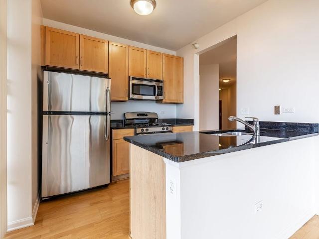 Astoria Tower 1 Bedroom Apartment for Rent at 8 E 9th St, Chicago, IL 60605 Loop