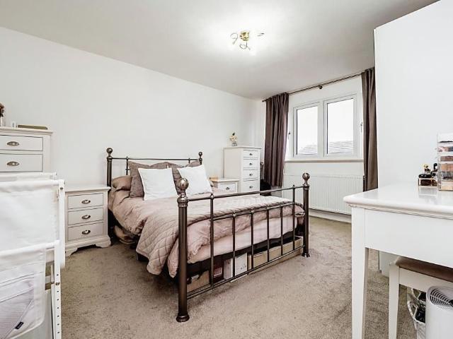Astra Close, Hornchurch RM12, 2 bed shared accommodation to rent, £800 pcm | PrimeLocation
