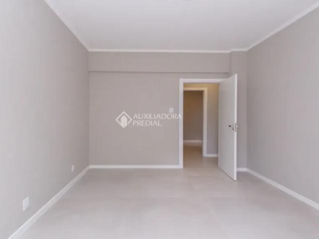 Apartamento à venda no Centro Histórico com 130 m² e 3 dormitórios/quartos disponíveis