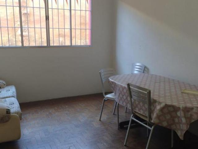 Ap 02 dorm 1º andar 01 wc 01 garagem coletiva Santos SP Macuco