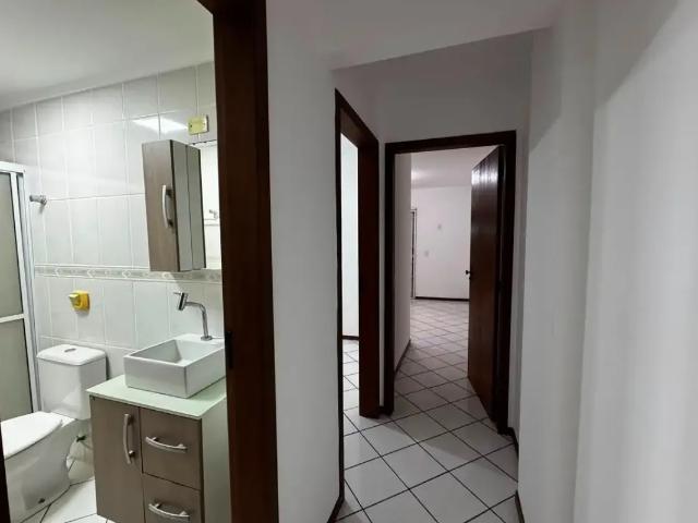 Ap 2 Dormitórios com Suíte e Área Externa no Centro de Balneário Camboriú Aluguel Anual