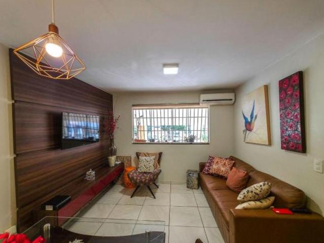 AP com 60m² na SCLRN 714|Asa Norte: Amplo, com armários planejados e com Localização Privilegiada!