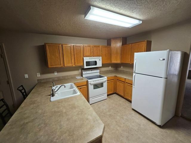 AP LLC 1920 2 Bedroom Apartment for Rent at 1920 S Avenue G, Portales, NM 88130