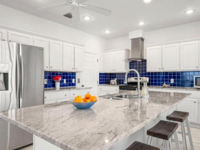 Apollo Beach Home, beautiful and private on quiet