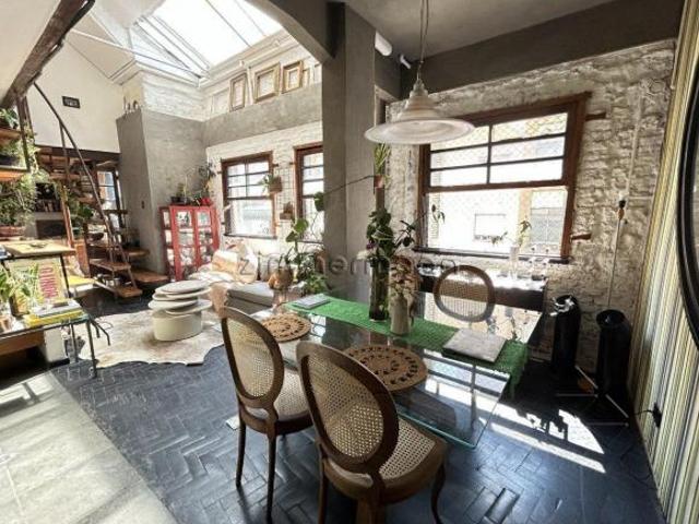 APATAMENTO DUPLEX COM 2 DORMITORIOS