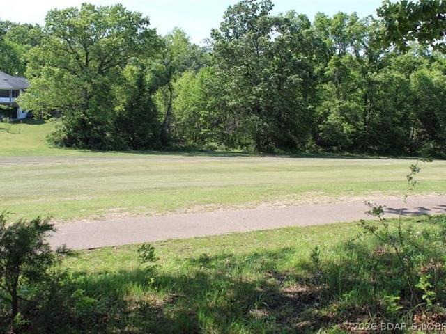 Apache Dr, Laurie, MO 65037