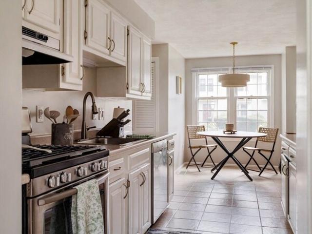 Apache Way Unit,tewksbury, Condo For Sale