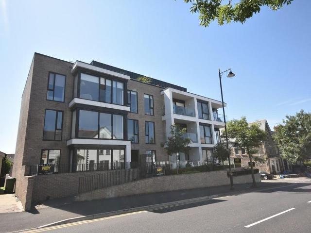 Apartment 3, Windsor Gardens, 56A. 2 bed apartment to rent £1,695 pcm £391 pw