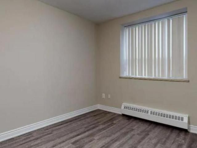 apartment 3 bedroom, Burlington ON L7S 1L8 DS89047889