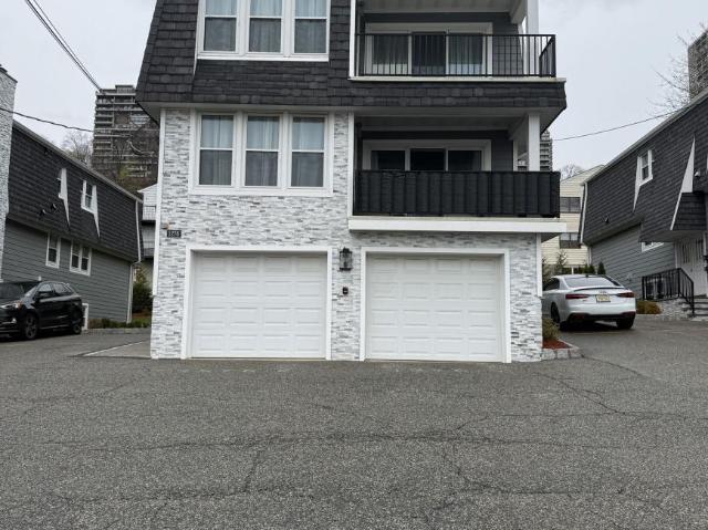 apartment 3 bedroom, Edgewater NJ 07020 DS89696432