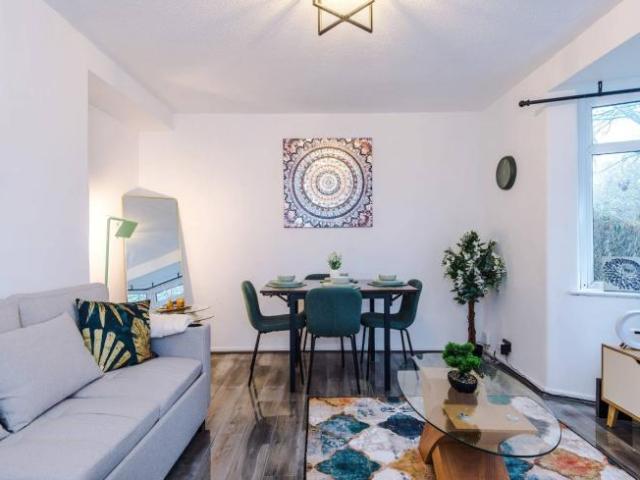 Apartment 3 Bedroom For Rent Manchester Manchester 3000 ES99912037