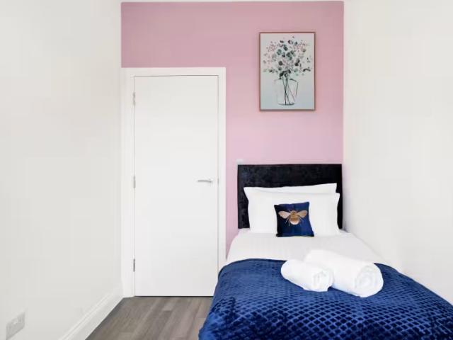 Apartment 3 Bedroom For Rent Greater London Greater London 4295 ES96163868
