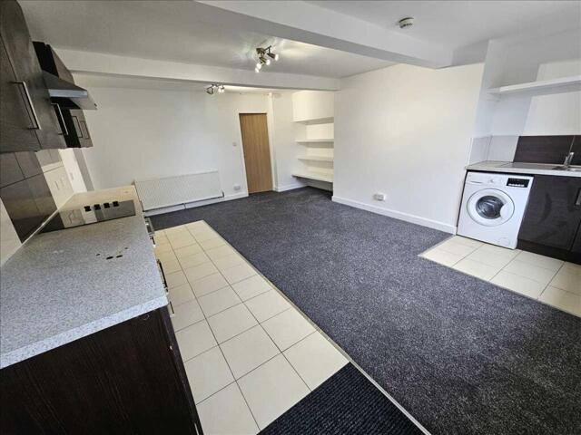 Apartment 3 Bedroom For Rent Huddersfield West Yorkshire 675 ES100018943