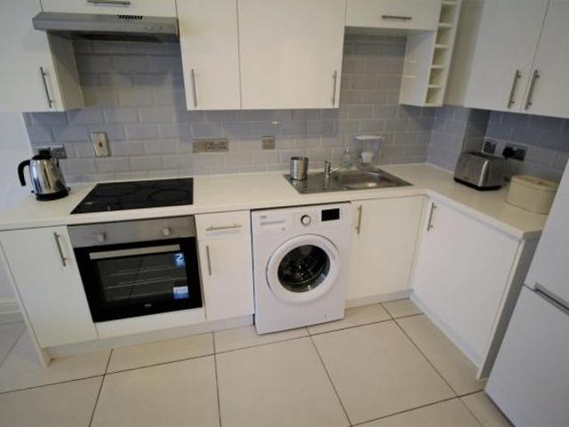 Apartment 3 Bedroom For Rent Leeds Leeds 3000 ES68145414
