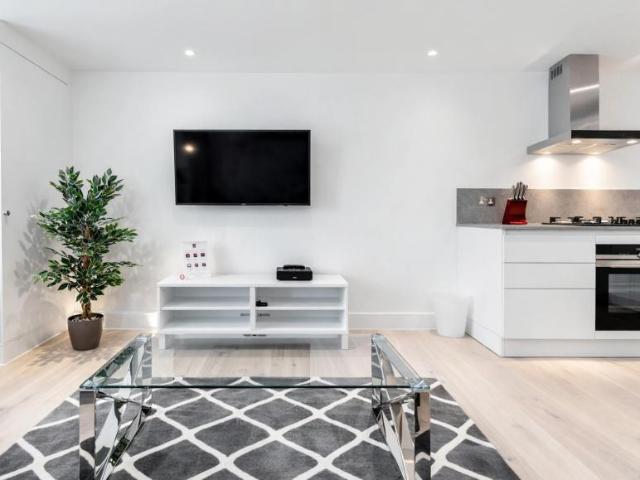 Apartment 3 Bedroom For Rent London London 10281 ES99684293