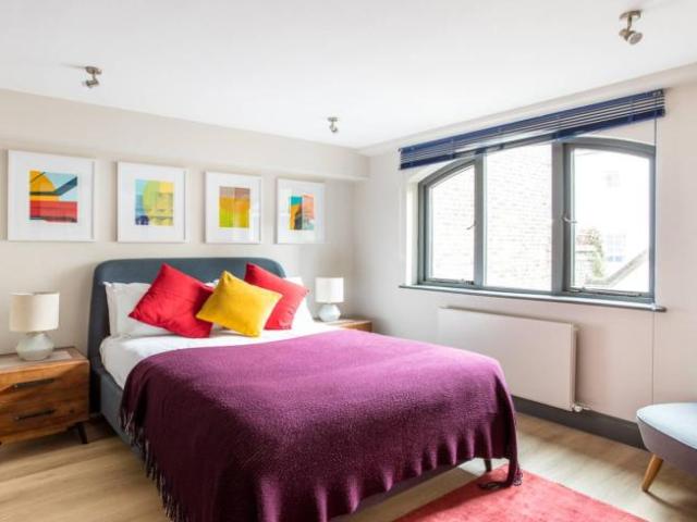 Apartment 3 Bedroom For Rent London London 10304 ES96616925