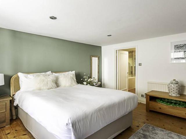Apartment 3 Bedroom For Rent London London 11580 ELS93052963