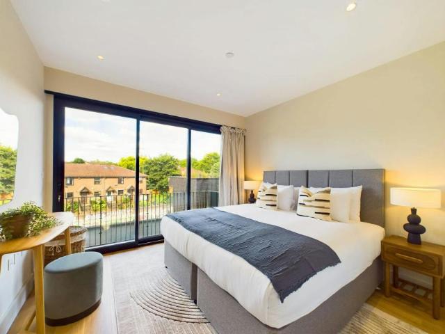 Apartment 3 Bedroom For Rent London London 15845 ES92160144