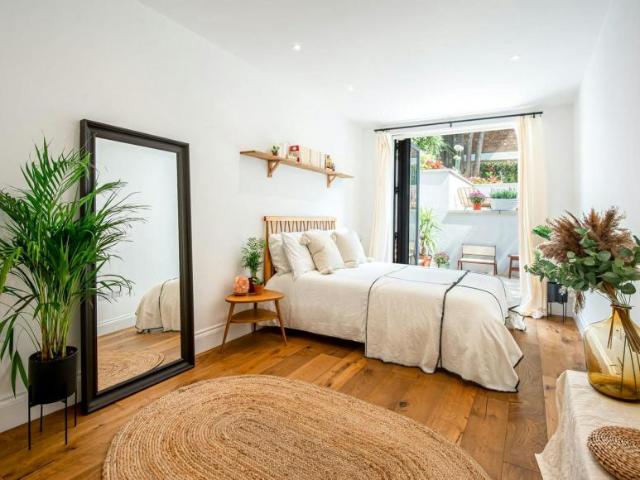 Apartment 3 Bedroom For Rent London London 15042 ELS90199739