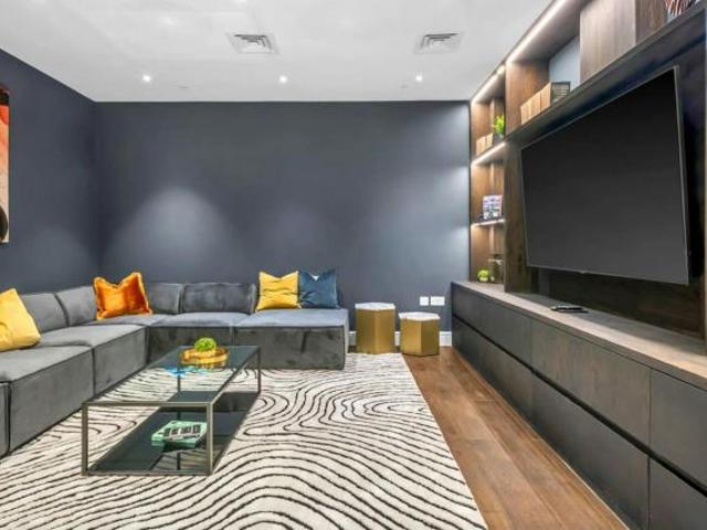 Apartment 3 Bedroom For Rent London London 19690 ES82809447
