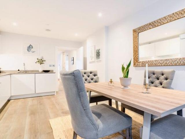 Apartment 3 Bedroom For Rent London London 19052 ELS70449204