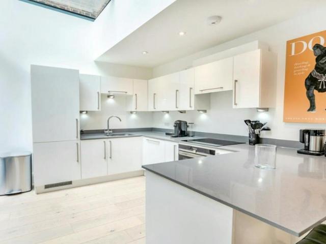 Apartment 3 Bedroom For Rent London London 22559 ES89097061