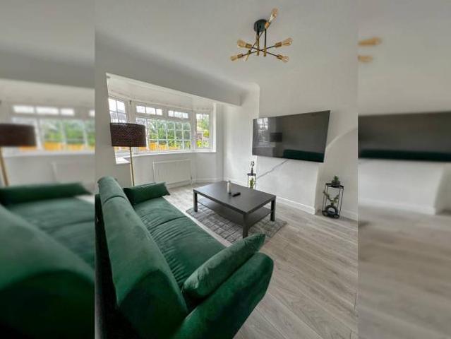 Apartment 3 Bedroom For Rent London London 3500 ES101819311