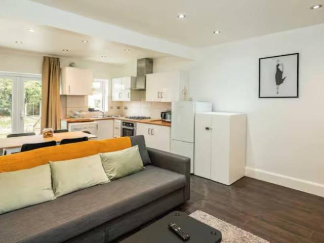 Apartment 3 Bedroom For Rent London London 3500 ES102147856