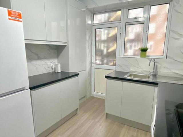 Apartment 3 Bedroom For Rent London London 3850 ES100947168