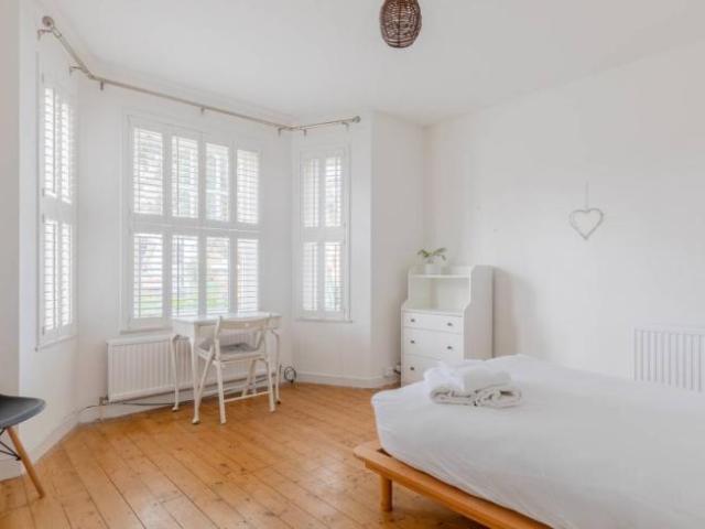 Apartment 3 Bedroom For Rent London London 3872 ELS101847653