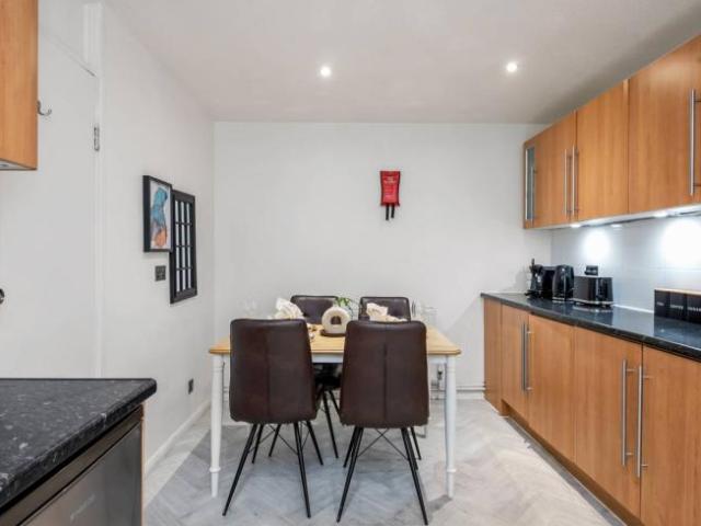 Apartment 3 Bedroom For Rent London London 3800 ES101840769