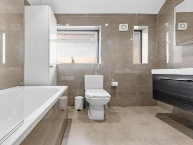 Apartment 3 Bedroom For Rent London London 4000 ELS98144639