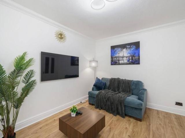 Apartment 3 Bedroom For Rent London London 4370 ELS101837109
