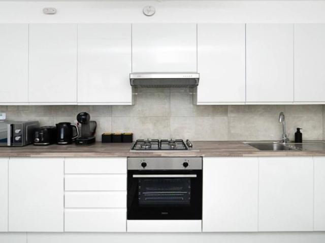 Apartment 3 Bedroom For Rent London London 4430 ELS101817408